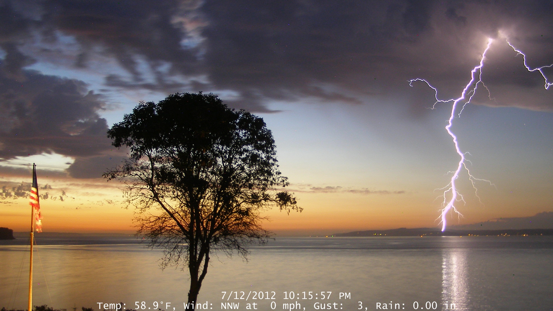 Time lapse camera captures incredible lightning shot at sunset | KOMO Time lapse camera captures incredible lightning shot at sunset | KOMO